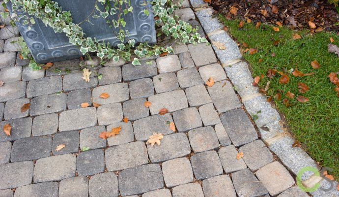 Brett Aura Silver Fleck Block Paving Square Stone 114 x 114 x 60mm Pack ...