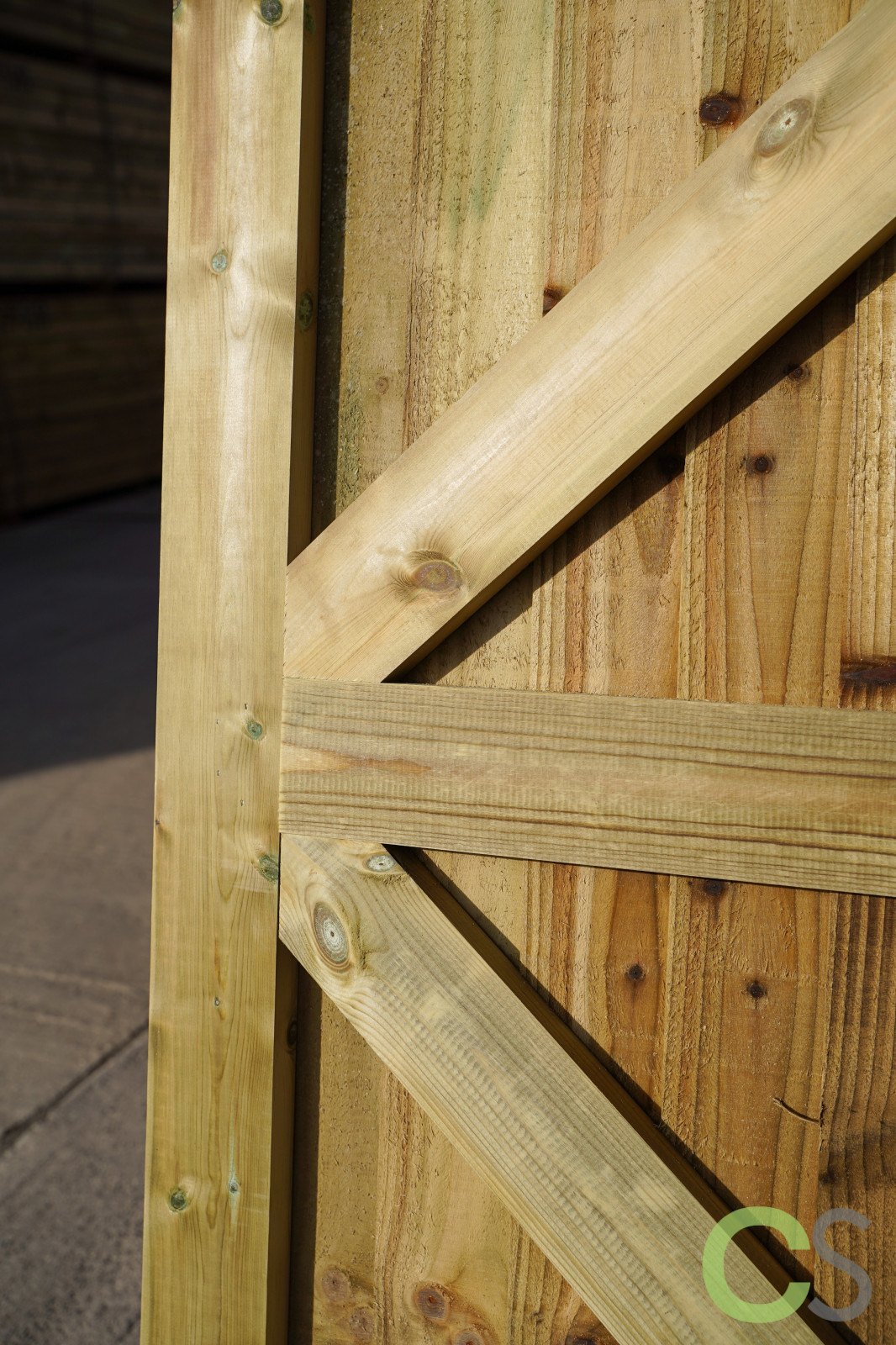 Premium Closeboard Gate 6' H x 33" W Z Brace, Country Supplies